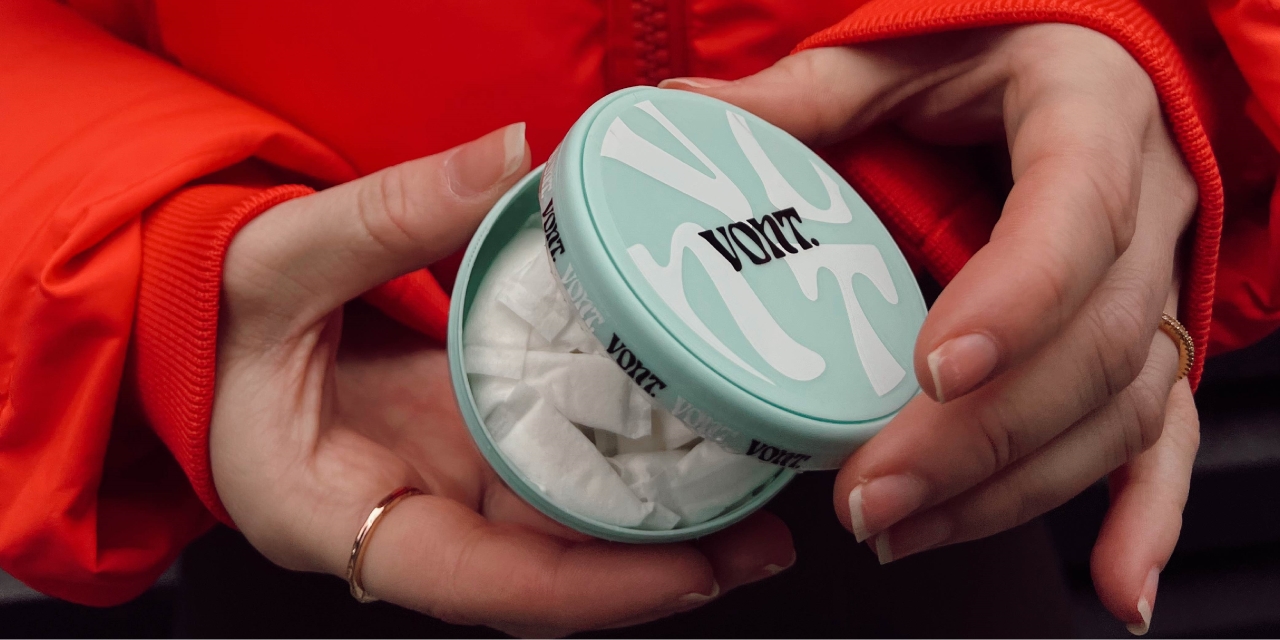 Can I Bring A Nicotine Pouch On An Airplane? - Vont UK